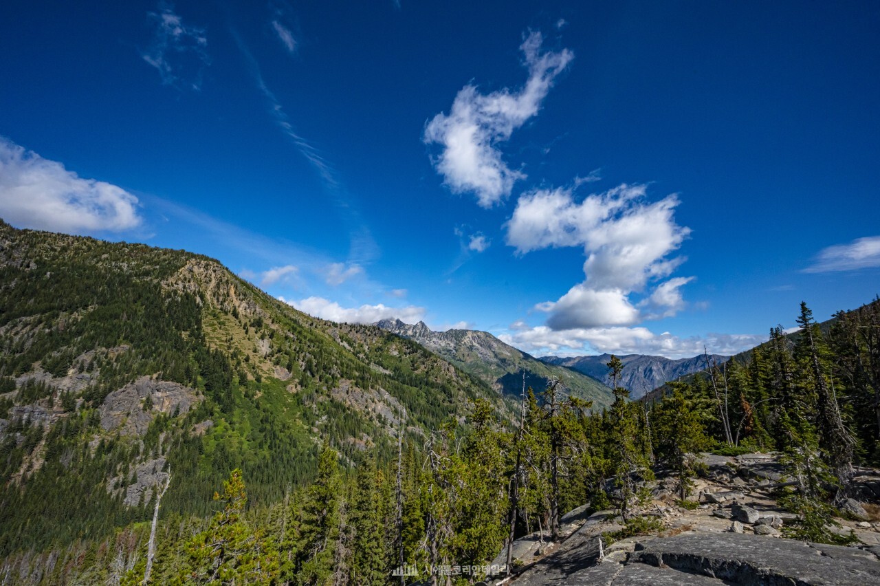 [기고] Colchuck Lake,지상과 Aasgard를 나누는 경계
